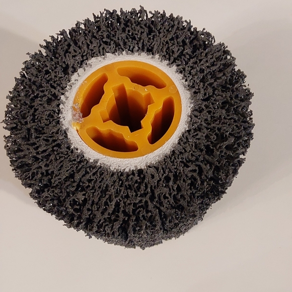 SIGNI | Accessories | Poly Strip Abrasive Drawing Wheel Clean And ...